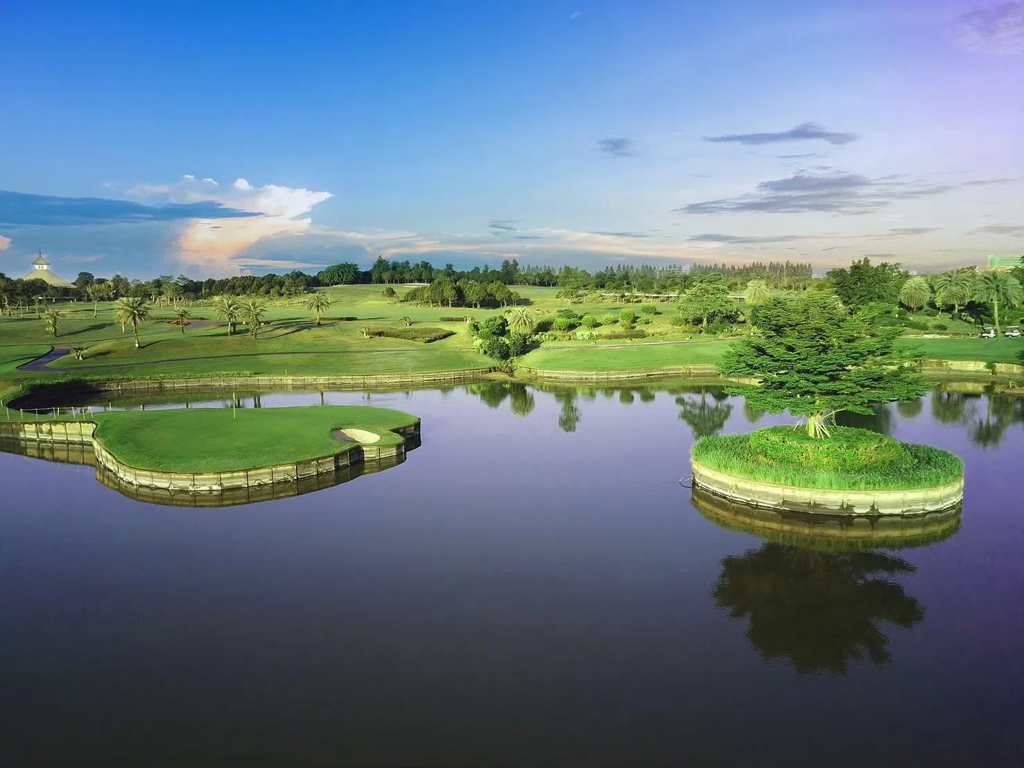RG City Golf Club – Play the World’s Most Famous Golf Holes in Bangkok